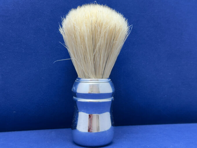 Omega: シェービングブラシ #10048 (48 Pro) | Shave and Grind